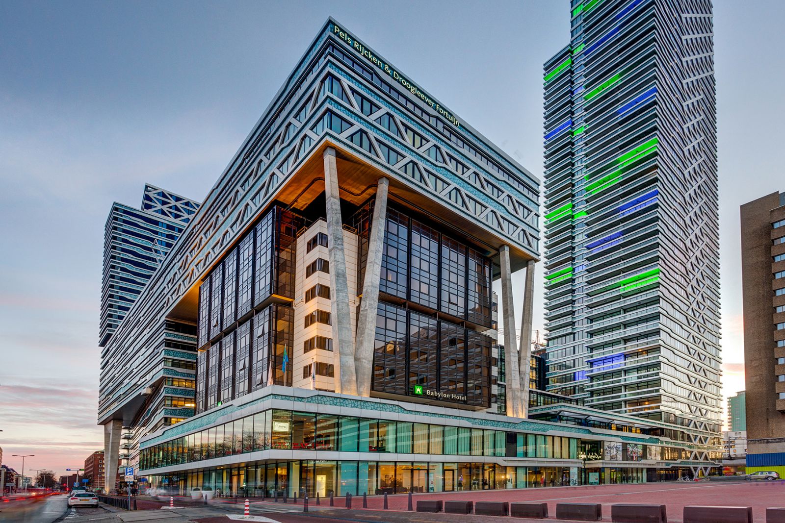 New Babylon is ook na elf jaar nog een stralende landmark